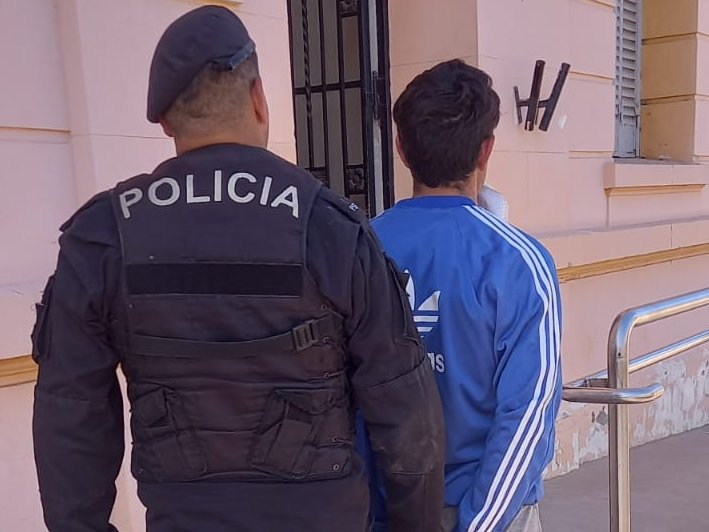 Detenido por amenazar a un hombre con un cuchillo